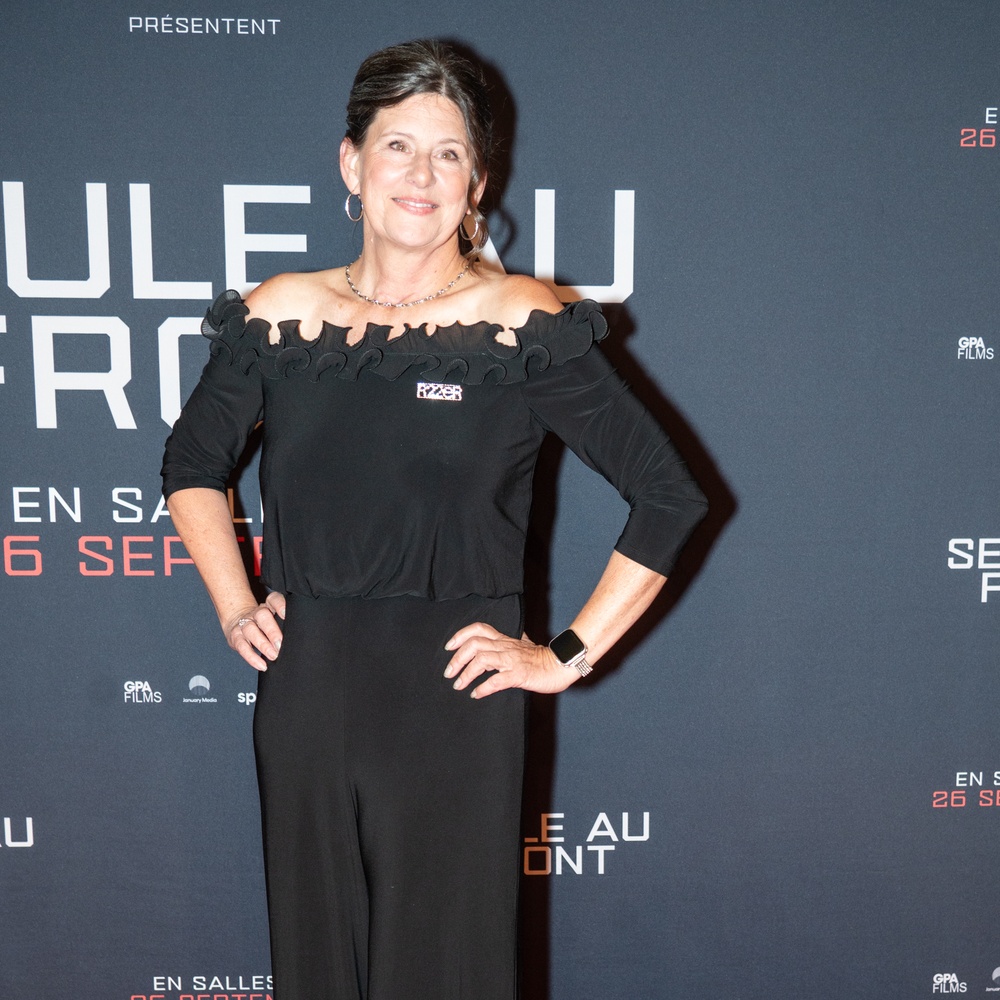 SEULE AU FRONT (2025) - Film - Cinoche.com